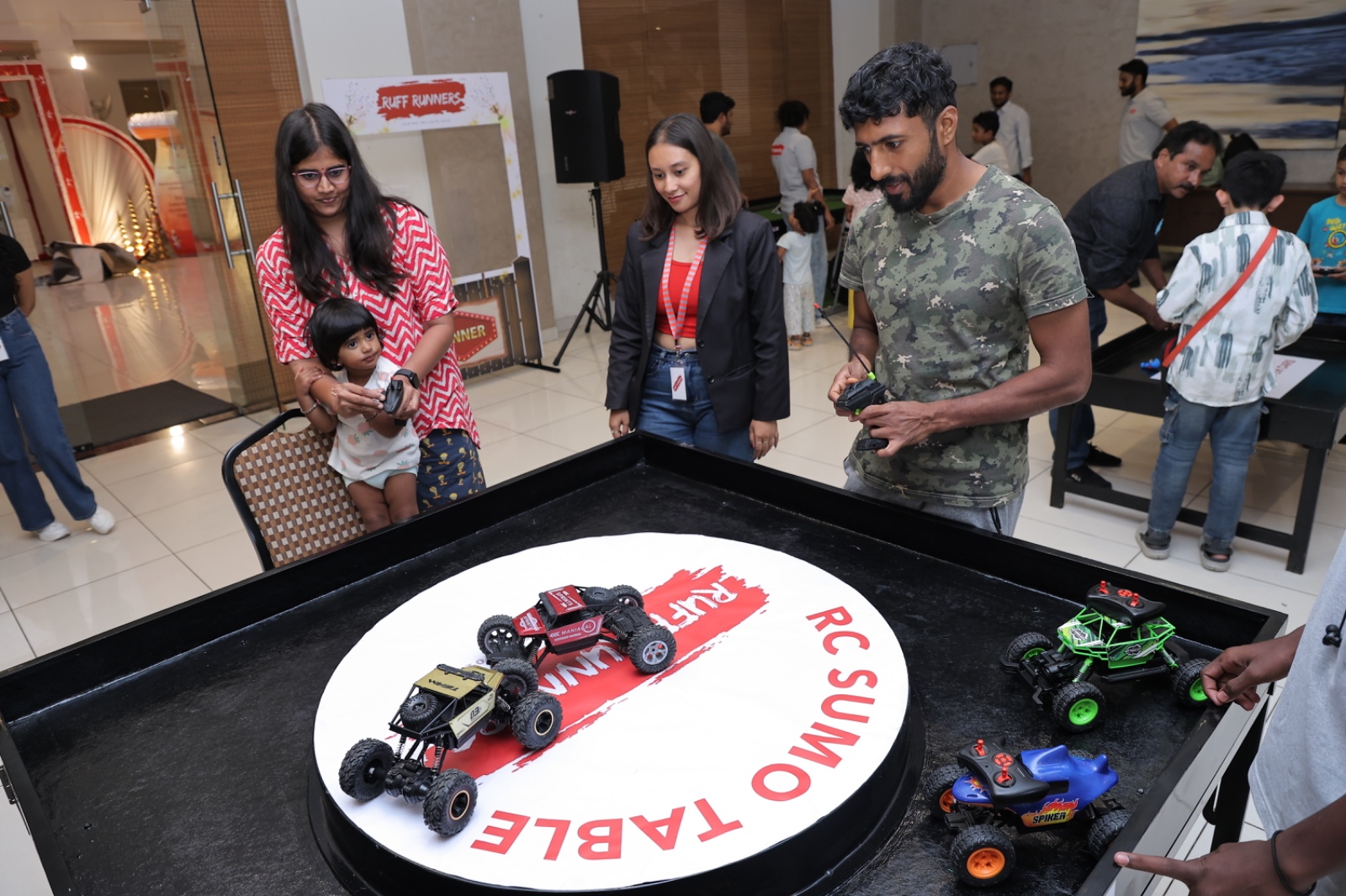 RC Sumo Table – Remote Control Car Battle Arena